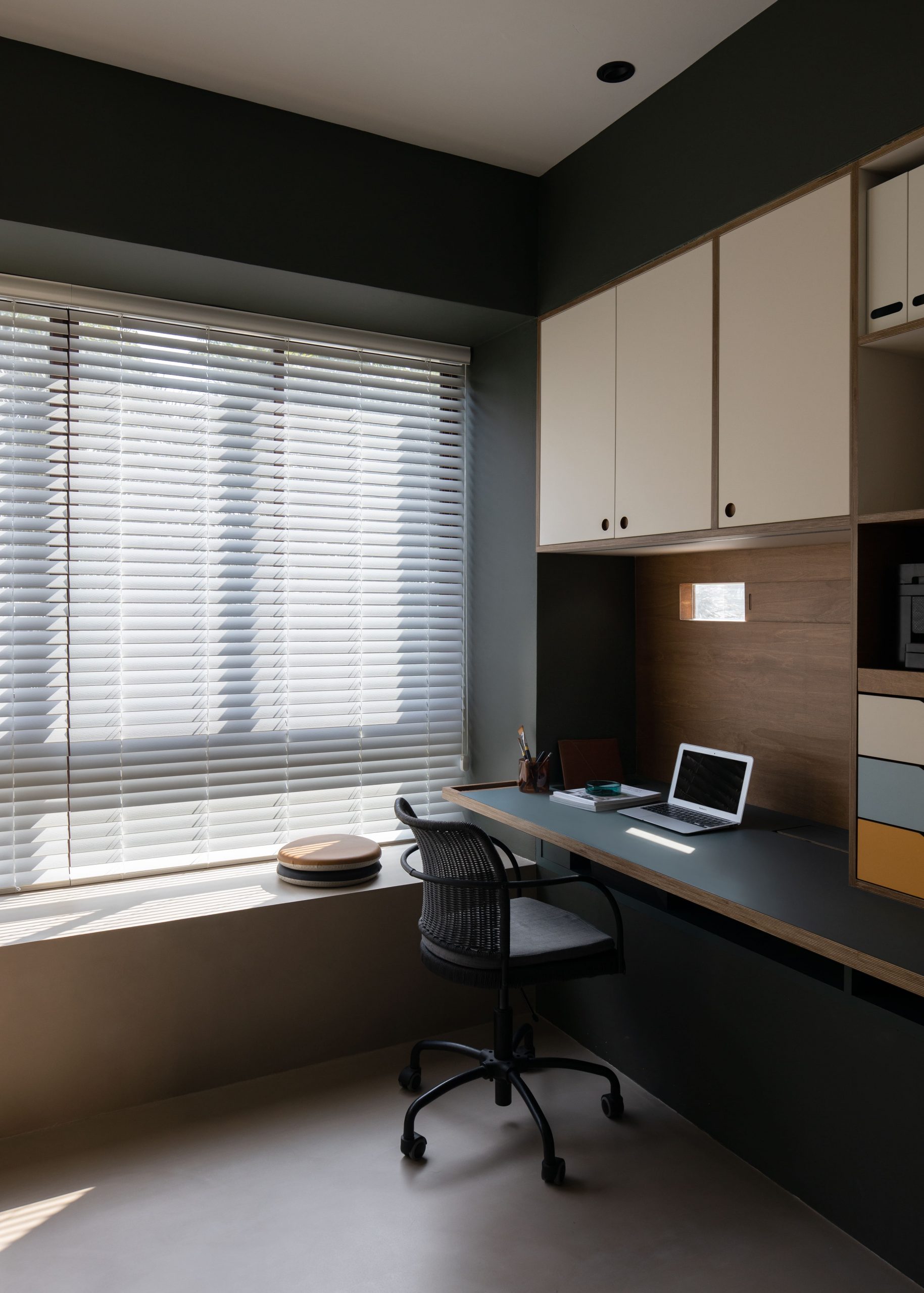 The Interplay of Geometry & Colours: 4 Interesting Homes That Colour ...